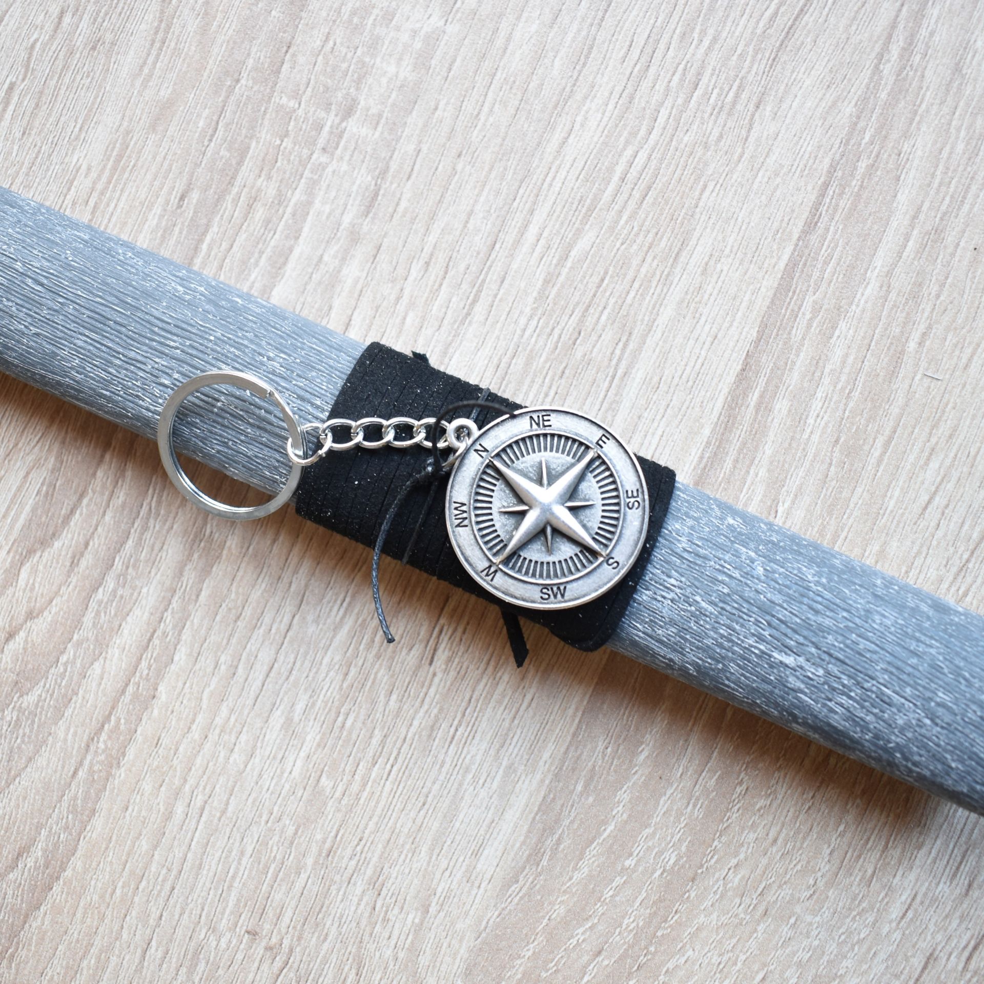 Philio | Elevate Easter Spirit with Pasxalini Lampada Keychain Compass